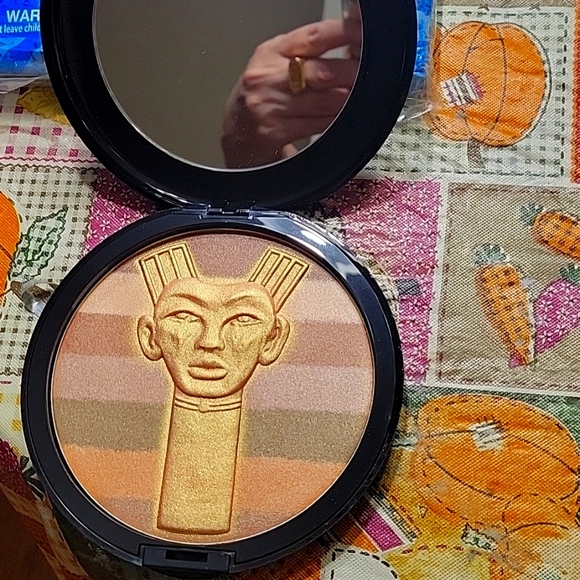 Signature Club | Makeup | Signature Club Make Up | Poshmark